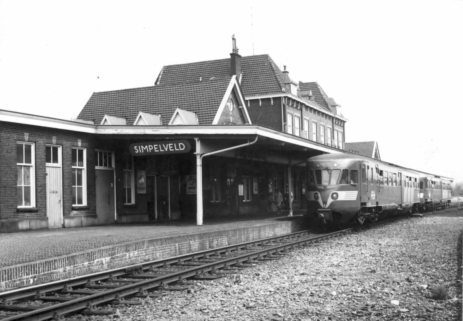 Geschiedenis Stationsgebouw - De Miljoenenlijn